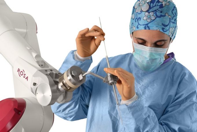 #Medtech : #RosaOne, le robot #Star de la #Chirurgie du #Rachis ...